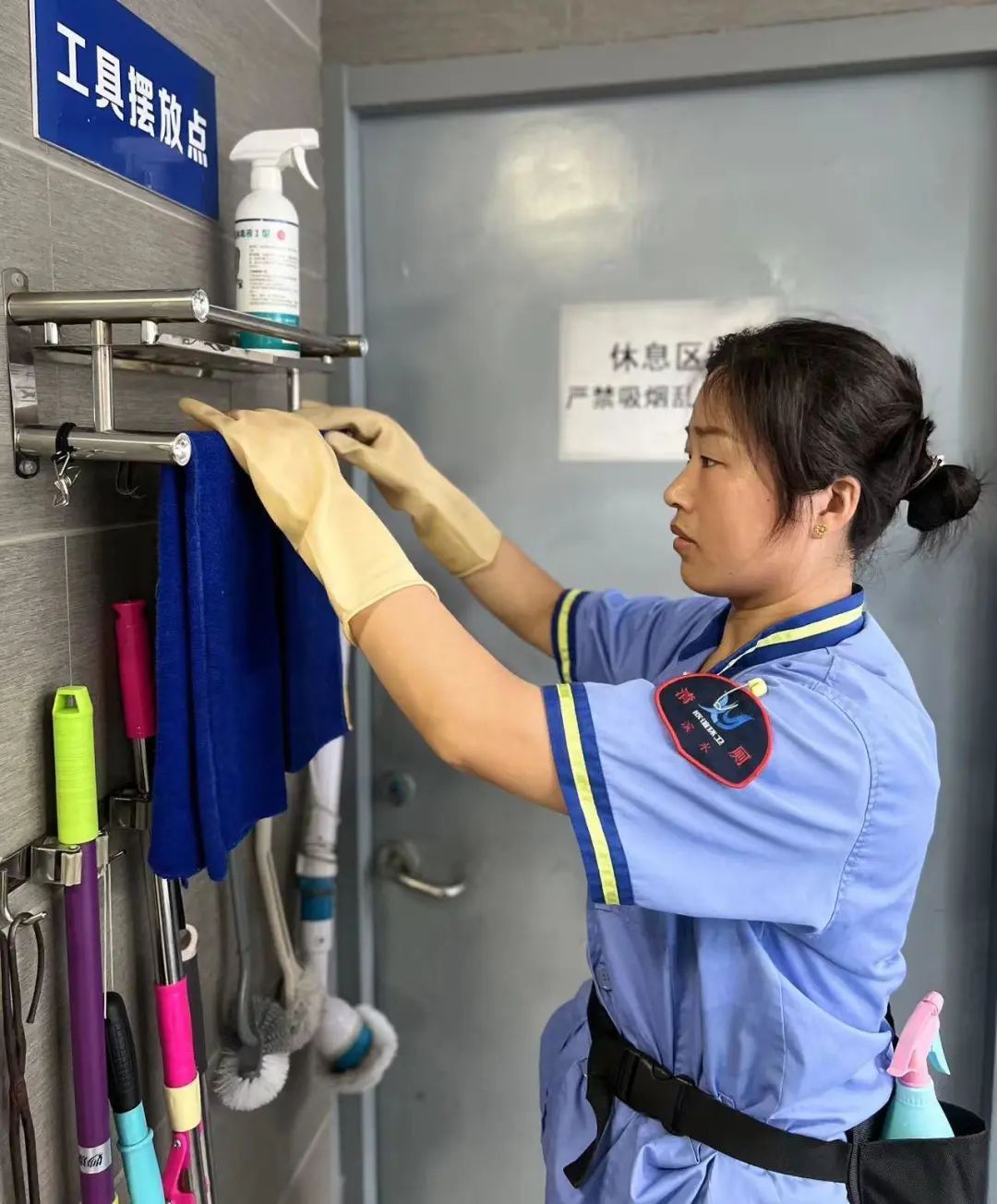 日均超40万人的外滩 保洁如何"扛得住、做得好?——上海热线